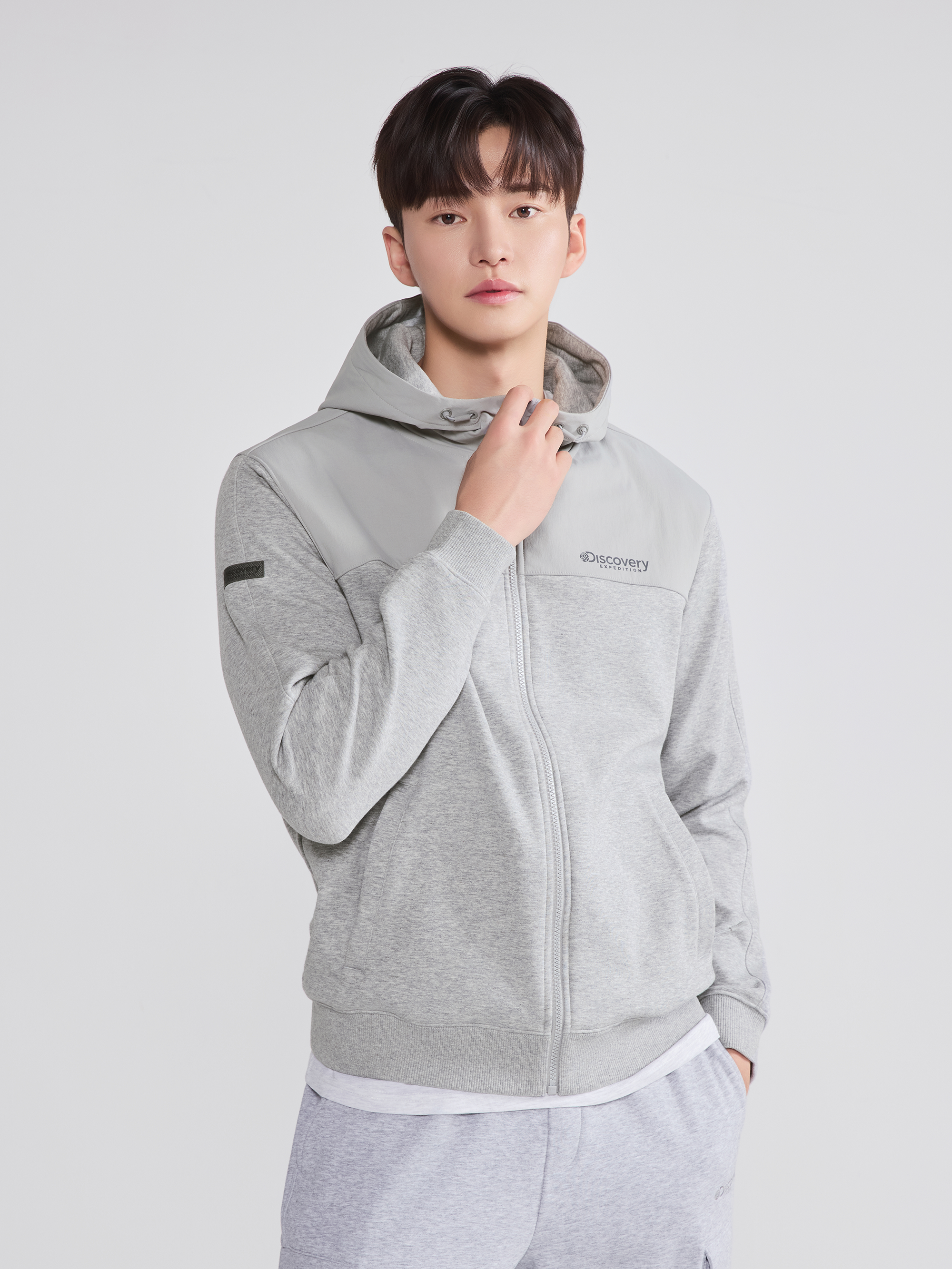 디스커버리 익스페디션 | 소로나히트 기모 트레이닝 자켓 (LIGHT GRAY)