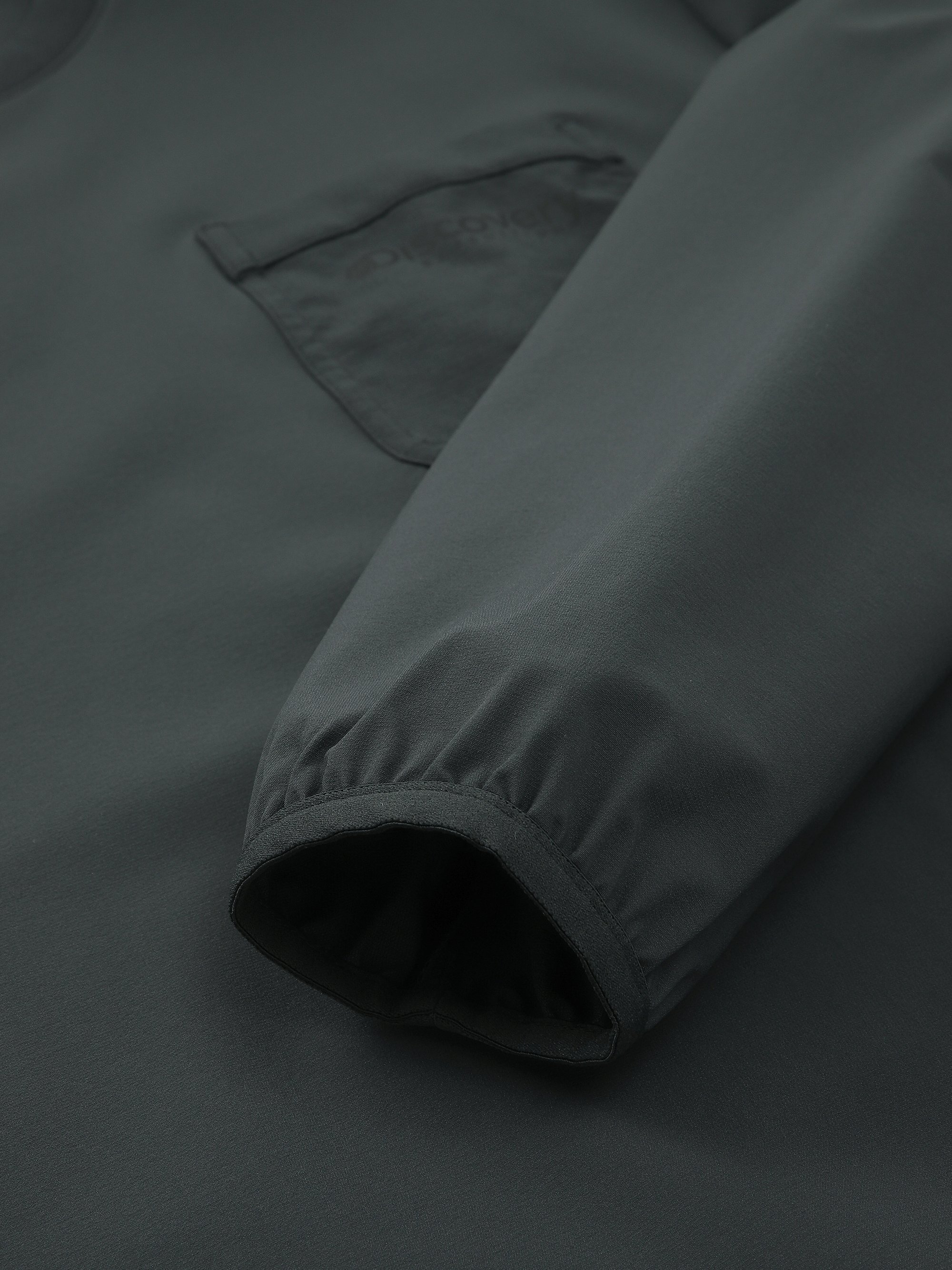 디스커버리 익스페디션 프레시벤트 남성 우븐 맨투맨 Dark Gray
